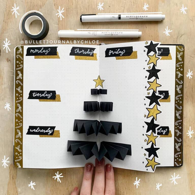 15 Christmas Themed Bullet Journal Inspirations | Masha Plans